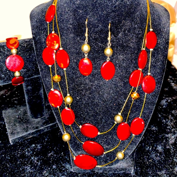 Erica Lyons | Jewelry | Erica Lyons Red Stone Gold Bead Necklace ...
